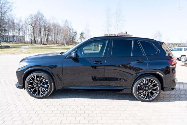 BMW X5 2022 in Riga on AUTOMOTO.COM.LV Blue BMW X5 2022 in Riga, with an engine capacity of 0.00 L and mileage of 98 thousand km for 52800 €, photo 5 on AUTOMOTO.COM.LV