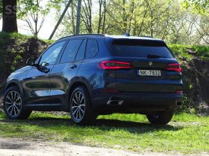 Zils BMW X5 2023 Rīga, ar dzinēja tilpumu 3.00 L un nobraukumu 43 tūkst. km par 19700 €, foto 24 vietnē AUTOMOTO.COM.LV