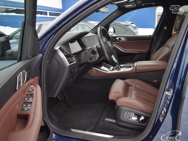 Blue BMW X5 2023 in Riga, with an engine capacity of 3.00 L and mileage of 117 thousand km for 48500 €, photo 3 on AUTOMOTO.COM.LV