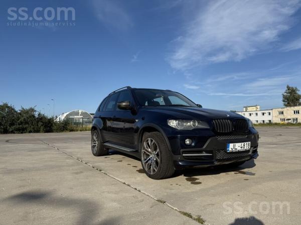 Blue BMW X5 2008 in Liepaja, with an engine capacity of 3.00 L and mileage of 237 thousand km for 9000 €, photo 1 on AUTOMOTO.COM.LV