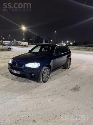Zils BMW X5 2010 Rēzekne, ar dzinēja tilpumu 3.00 L un nobraukumu 332 tūkst. km par 13500 €, foto  vietnē AUTOMOTO.COM.LV