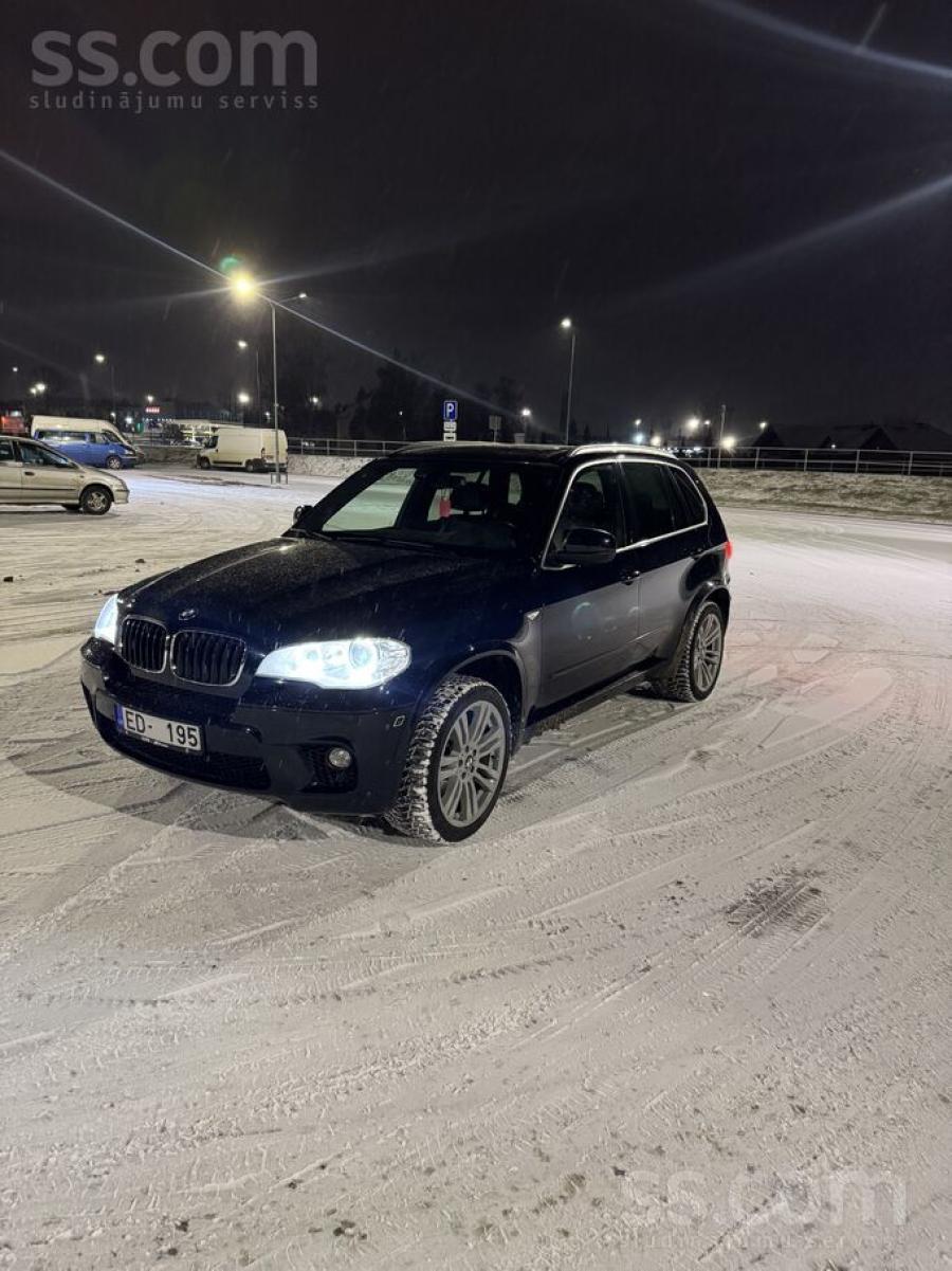 Zils BMW X5 2010 Rēzekne, ar dzinēja tilpumu 3.00 L un nobraukumu 332 tūkst. km par 13500 €, foto 1 vietnē AUTOMOTO.COM.LV