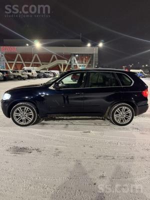 Zils BMW X5 2010 Rēzekne, ar dzinēja tilpumu 3.00 L un nobraukumu 332 tūkst. km par 13500 €, foto 2 vietnē AUTOMOTO.COM.LV