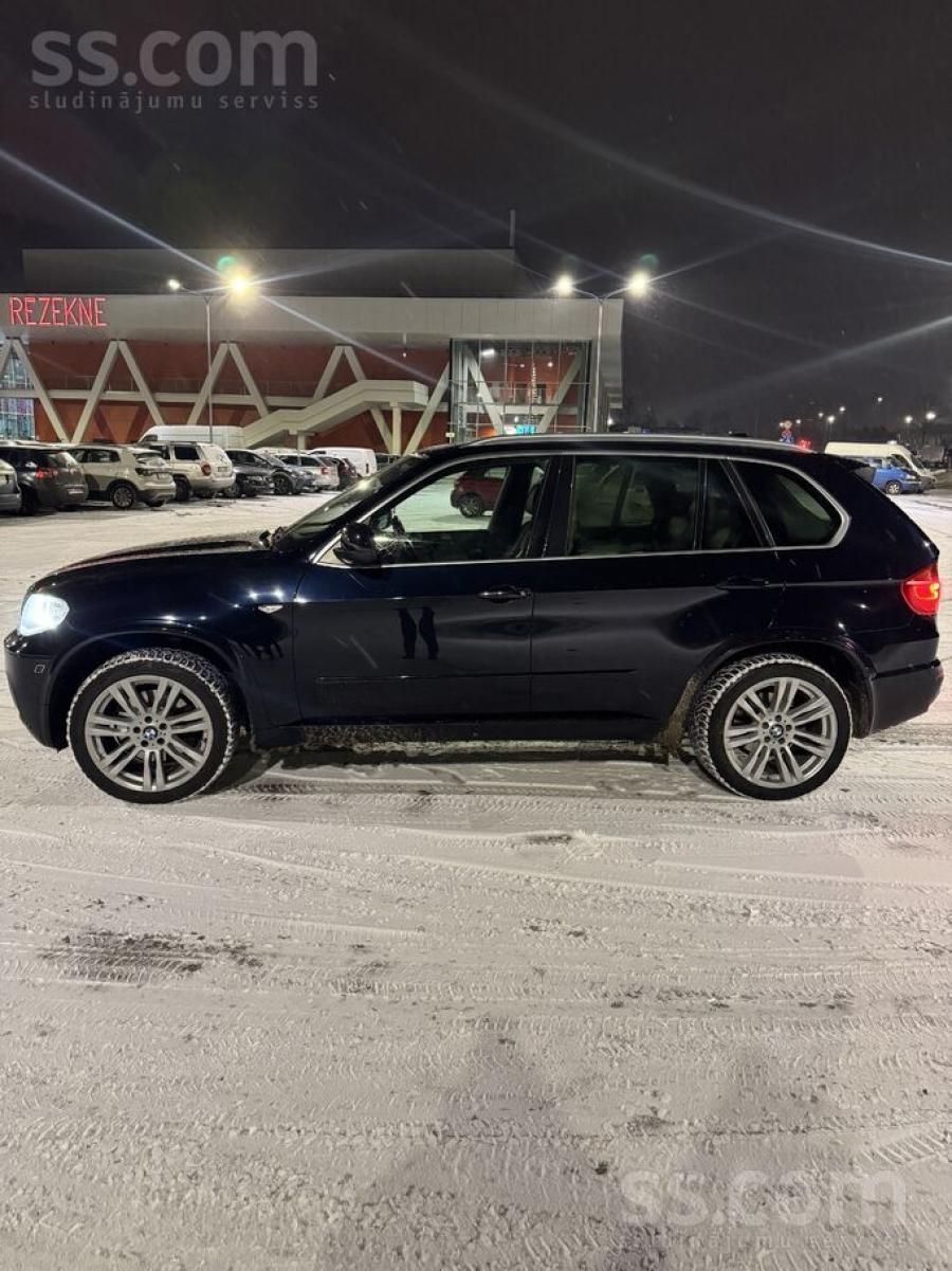 Zils BMW X5 2010 Rēzekne, ar dzinēja tilpumu 3.00 L un nobraukumu 332 tūkst. km par 13500 €, foto 2 vietnē AUTOMOTO.COM.LV