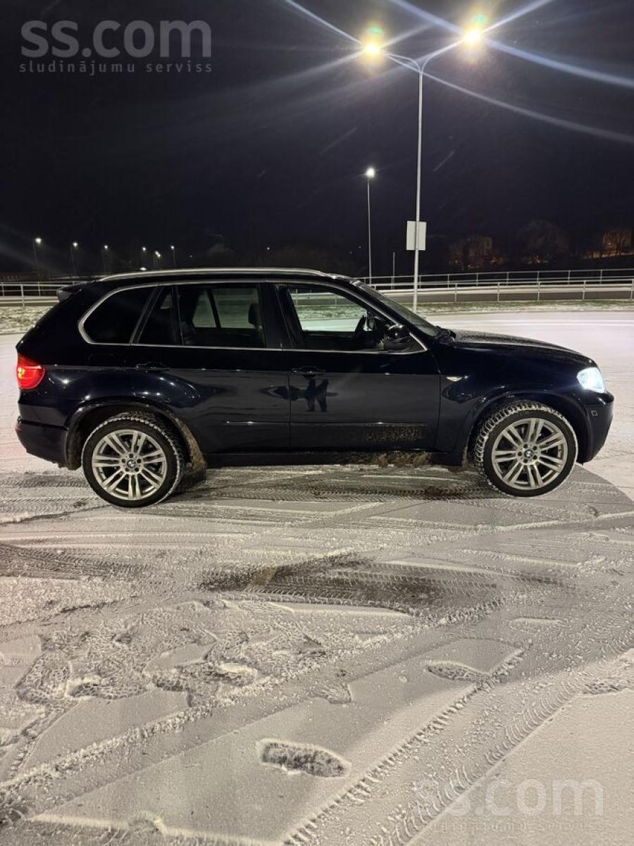 Zils BMW X5 2010 Rēzekne, ar dzinēja tilpumu 3.00 L un nobraukumu 332 tūkst. km par 13500 €, foto 4 vietnē AUTOMOTO.COM.LV