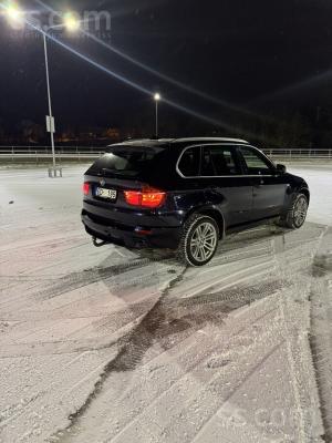 Zils BMW X5 2010 Rēzekne, ar dzinēja tilpumu 3.00 L un nobraukumu 332 tūkst. km par 13500 €, foto 6 vietnē AUTOMOTO.COM.LV