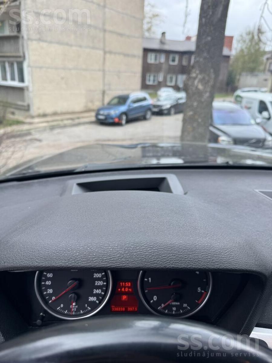 Zils BMW X5 2010 Rēzekne, ar dzinēja tilpumu 3.00 L un nobraukumu 332 tūkst. km par 12500 €, foto 5 vietnē AUTOMOTO.COM.LV