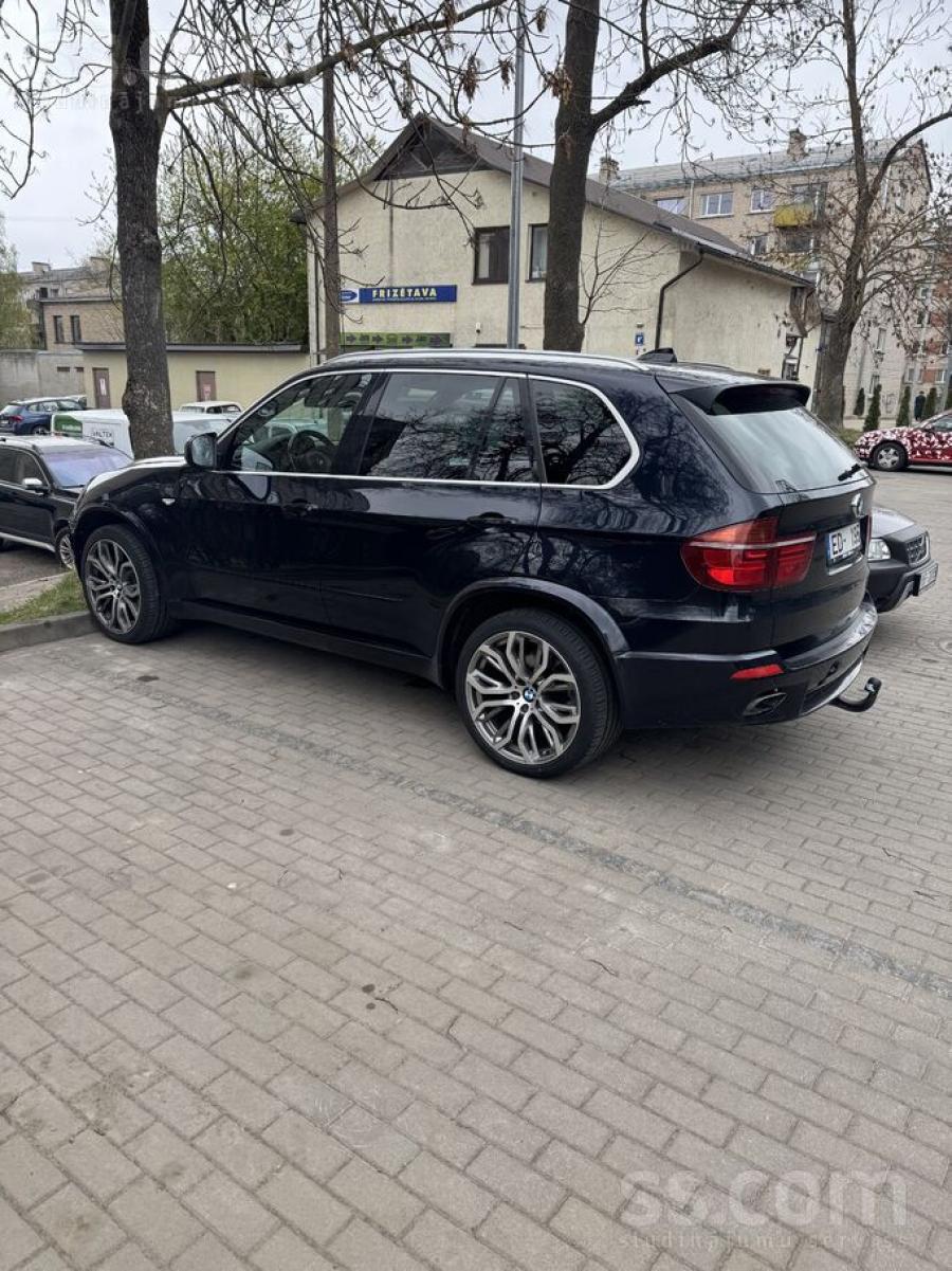 Zils BMW X5 2010 Rēzekne, ar dzinēja tilpumu 3.00 L un nobraukumu 332 tūkst. km par 12500 €, foto 9 vietnē AUTOMOTO.COM.LV