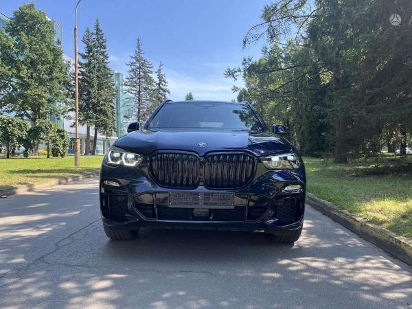 Blue BMW X5 2022 in Panevezys, with an engine capacity of 3.00 L and mileage of 143 thousand km for 42250 €, photo 3 on AUTOMOTO.COM.LV
