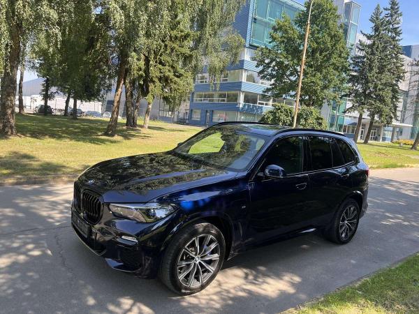 Blue BMW X5 2022 in Panevezys, with an engine capacity of 3.00 L and mileage of 143 thousand km for 42250 €, photo 9 on AUTOMOTO.COM.LV
