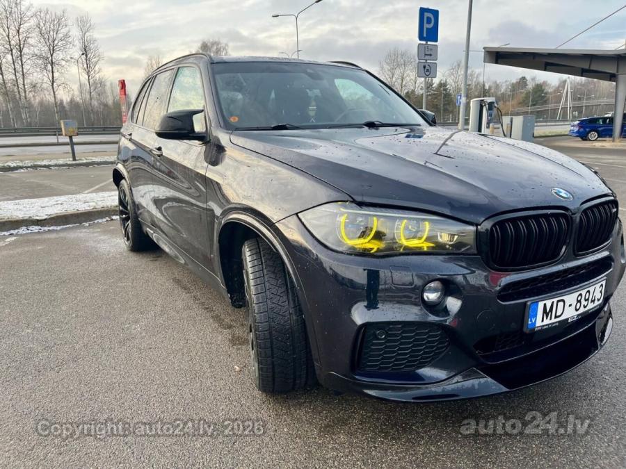 Blue BMW X5 2014 in Riga, with an engine capacity of 3.00 L and mileage of 275 thousand km for 25000 €, photo 1 on AUTOMOTO.COM.LV