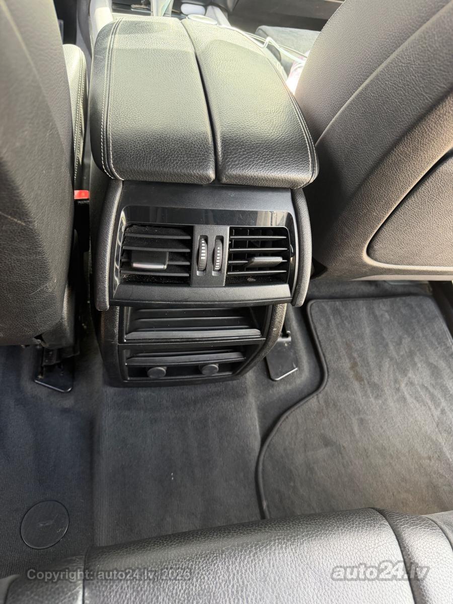 Zils BMW X5 2017 Tallina, ar dzinēja tilpumu 3.00 L un nobraukumu 278 tūkst. km par 26500 €, foto 16 vietnē AUTOMOTO.COM.LV