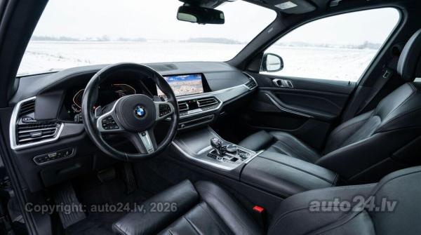Zils BMW X5 2018 Tartu, ar dzinēja tilpumu 3.00 L un nobraukumu 140 tūkst. km par 39900 €, foto 7 vietnē AUTOMOTO.COM.LV