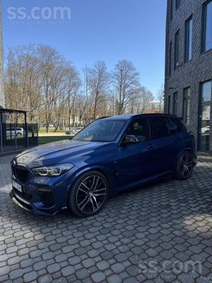 Zils BMW X5 2019 Tallina, ar dzinēja tilpumu 3.00 L un nobraukumu 135 tūkst. km par 52500 €, foto  vietnē AUTOMOTO.COM.LV