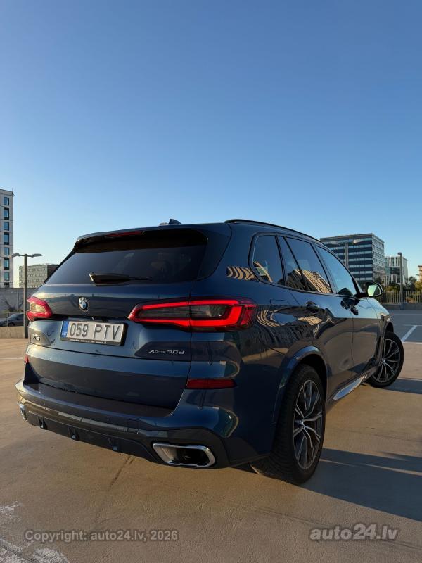 Blue BMW X5 2019 in Tallinn, with an engine capacity of 3.00 L and mileage of 181 thousand km for 43900 €, photo 5 on AUTOMOTO.COM.LV