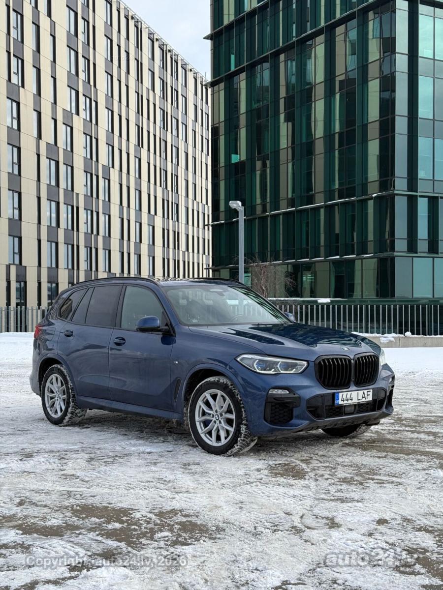 Zils BMW X5 2021 Tallina, ar dzinēja tilpumu 3.00 L un nobraukumu 106 tūkst. km par 59900 €, foto 1 vietnē AUTOMOTO.COM.LV