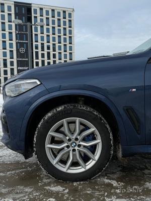 Zils BMW X5 2021 Tallina, ar dzinēja tilpumu 3.00 L un nobraukumu 106 tūkst. km par 59900 €, foto 5 vietnē AUTOMOTO.COM.LV