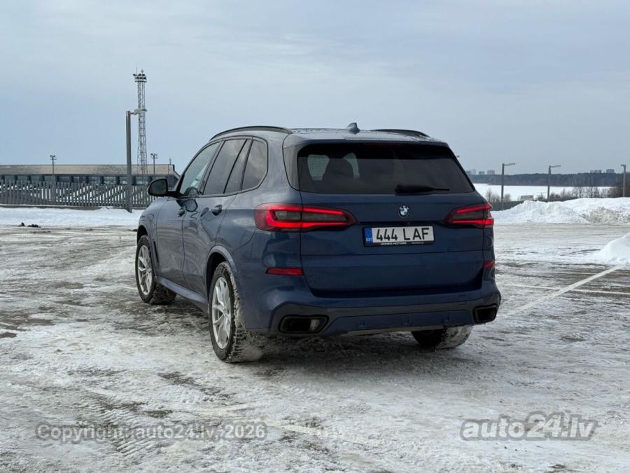 Zils BMW X5 2021 Tallina, ar dzinēja tilpumu 3.00 L un nobraukumu 106 tūkst. km par 59900 €, foto 7 vietnē AUTOMOTO.COM.LV
