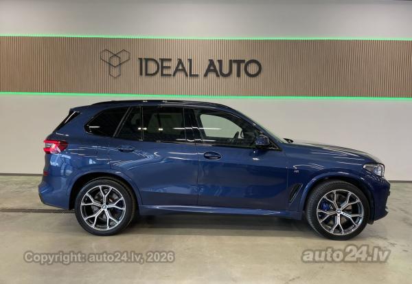 Blue BMW X5 2021 in Tallinn, with an engine capacity of 2.99 L and mileage of 90 thousand km for 52890 €, photo 3 on AUTOMOTO.COM.LV