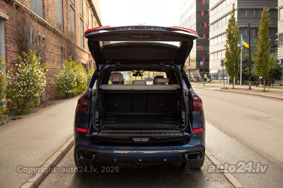 Blue BMW X5 2022 in Tallinn, with an engine capacity of 3.00 L and mileage of 61 thousand km for 61900 €, photo 11 on AUTOMOTO.COM.LV