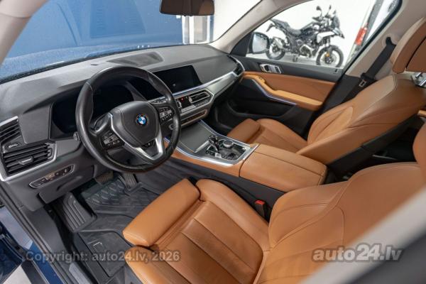 Zils BMW X5 2022 Tallina, ar dzinēja tilpumu 3.00 L un nobraukumu 97 tūkst. km par 53900 €, foto 6 vietnē AUTOMOTO.COM.LV