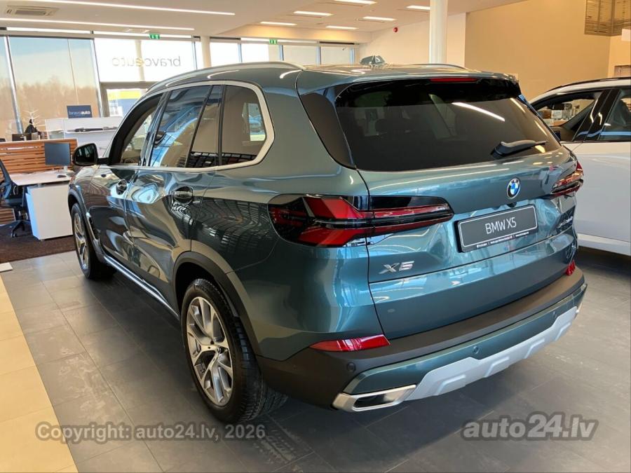 Zils BMW X5 2026 Tartu, ar dzinēja tilpumu 3.00 L un nobraukumu 1 tūkst. km par 81090 €, foto 4 vietnē AUTOMOTO.COM.LV