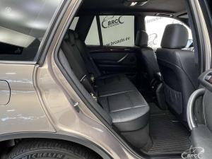 Brown BMW X5 2005 in Vilnius, with an engine capacity of 4.40 L and mileage of 275 thousand km for 6700 €, photo 10 on AUTOMOTO.COM.LV