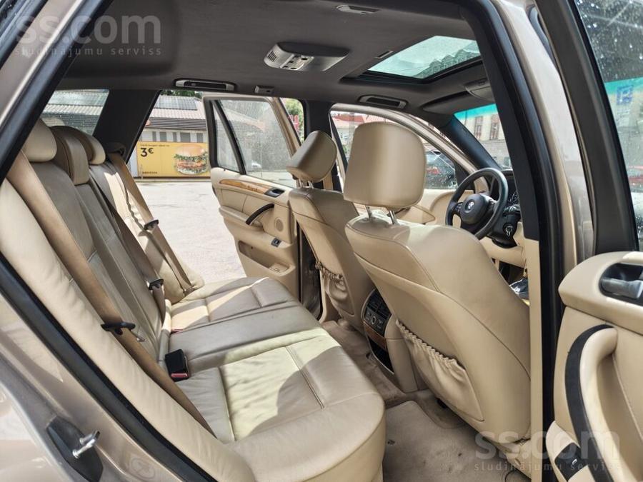 Brown BMW X5 2005 in Riga, with an engine capacity of 4.40 L and mileage of 0 thousand km for 5500 €, photo 10 on AUTOMOTO.COM.LV