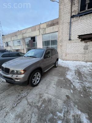 Brūns BMW X5 2006 Ventspils, ar dzinēja tilpumu 4.40 L un nobraukumu 292 tūkst. km par 2500 €, foto  vietnē AUTOMOTO.COM.LV