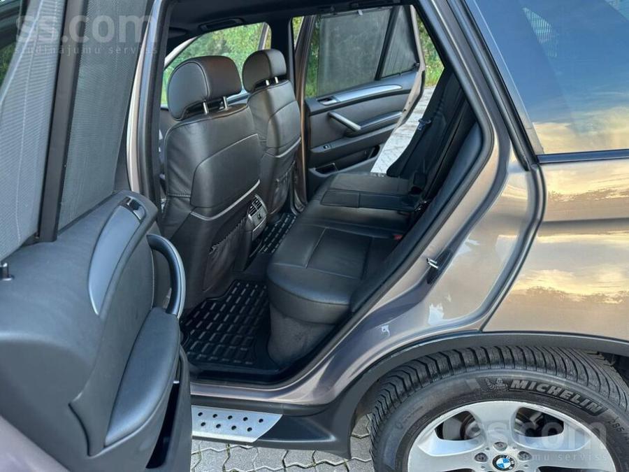 Brūns BMW X5 2006 Rīga, ar dzinēja tilpumu 4.40 L un nobraukumu 0 tūkst. km par 7190 €, foto 26 vietnē AUTOMOTO.COM.LV