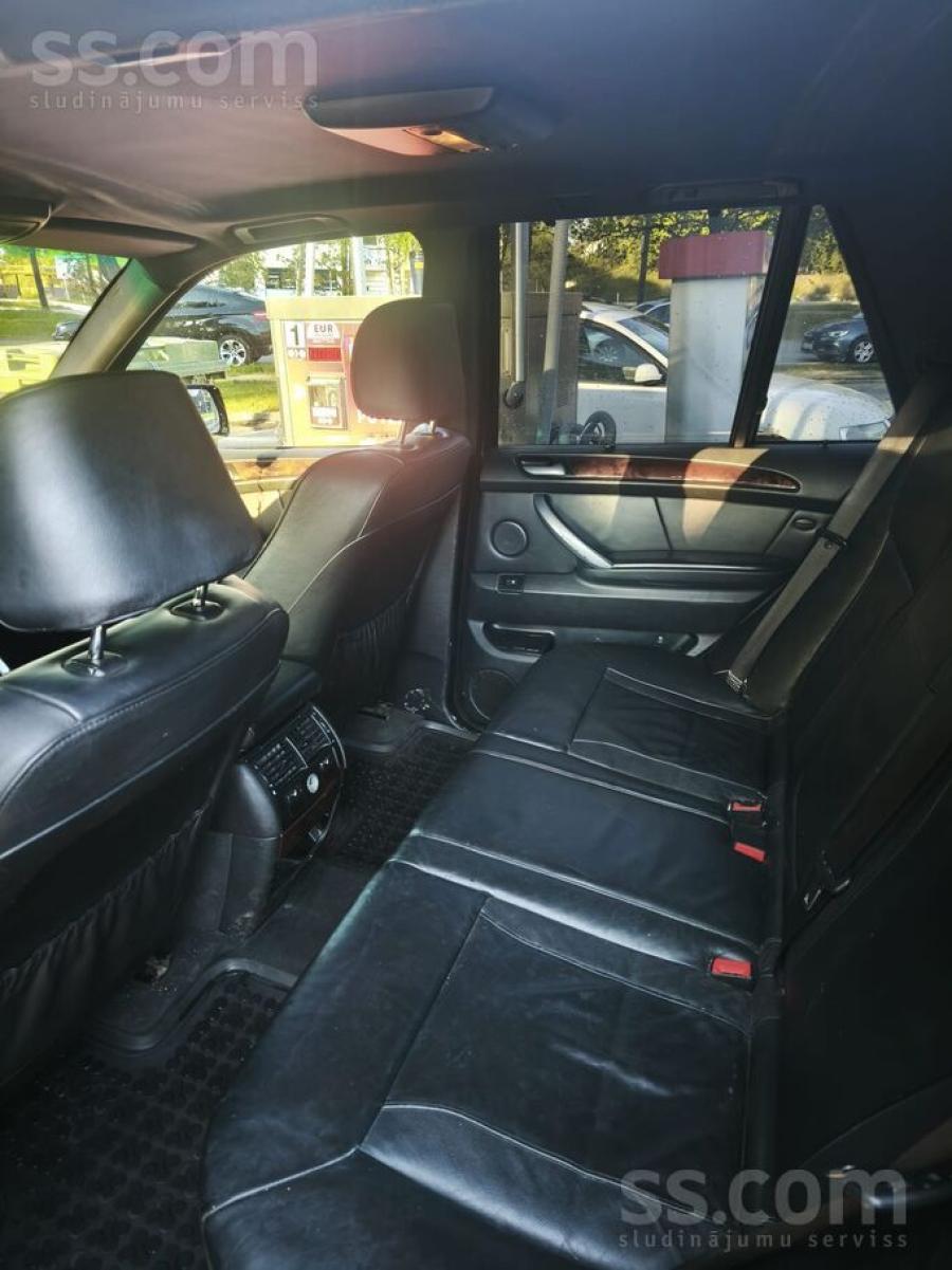 Brown BMW X5 2006 in Riga, with an engine capacity of 3.00 L and mileage of 378 thousand km for 3500 €, photo 6 on AUTOMOTO.COM.LV