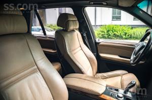 Brown BMW X5 2007 in Riga, with an engine capacity of 3.00 L and mileage of 0 thousand km for 4590 €, photo 11 on AUTOMOTO.COM.LV