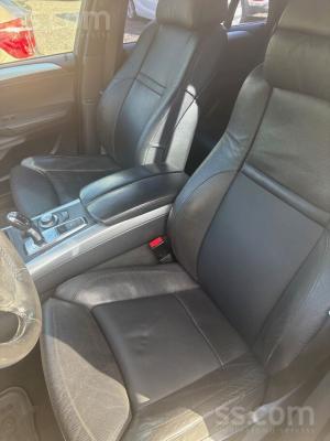 Brown BMW X5 2007 in Riga, with an engine capacity of 3.00 L and mileage of 0 thousand km for 5500 €, photo 8 on AUTOMOTO.COM.LV
