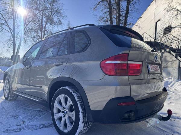Brown BMW X5 2008 in Alytus, with an engine capacity of 2.99 L and mileage of 295 thousand km for 8750 €, photo 10 on AUTOMOTO.COM.LV