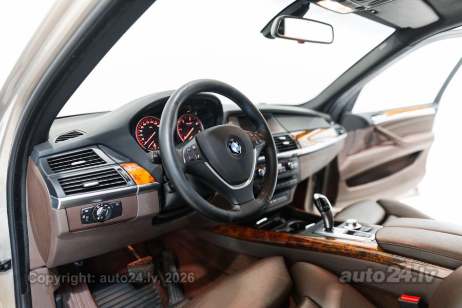 Brūns BMW X5 2008 Tallina, ar dzinēja tilpumu 3.00 L un nobraukumu 303 tūkst. km par 6990 €, foto 12 vietnē AUTOMOTO.COM.LV