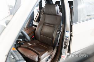 Brūns BMW X5 2008 Tallina, ar dzinēja tilpumu 3.00 L un nobraukumu 303 tūkst. km par 6990 €, foto 14 vietnē AUTOMOTO.COM.LV
