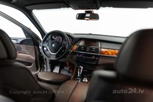 Brūns BMW X5 2008 Tallina, ar dzinēja tilpumu 3.00 L un nobraukumu 303 tūkst. km par 6990 €, foto 15 vietnē AUTOMOTO.COM.LV