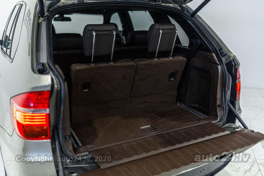 Brūns BMW X5 2008 Tallina, ar dzinēja tilpumu 3.00 L un nobraukumu 303 tūkst. km par 6990 €, foto 22 vietnē AUTOMOTO.COM.LV