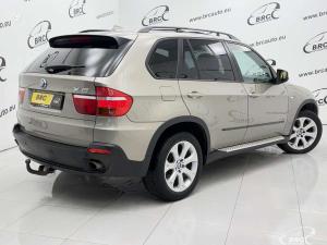Brown BMW X5 2009 in Vilnius, with an engine capacity of 2.99 L and mileage of 281 thousand km for 7900 €, photo 3 on AUTOMOTO.COM.LV