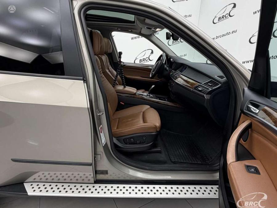 Brown BMW X5 2009 in Vilnius, with an engine capacity of 2.99 L and mileage of 281 thousand km for 7900 €, photo 5 on AUTOMOTO.COM.LV
