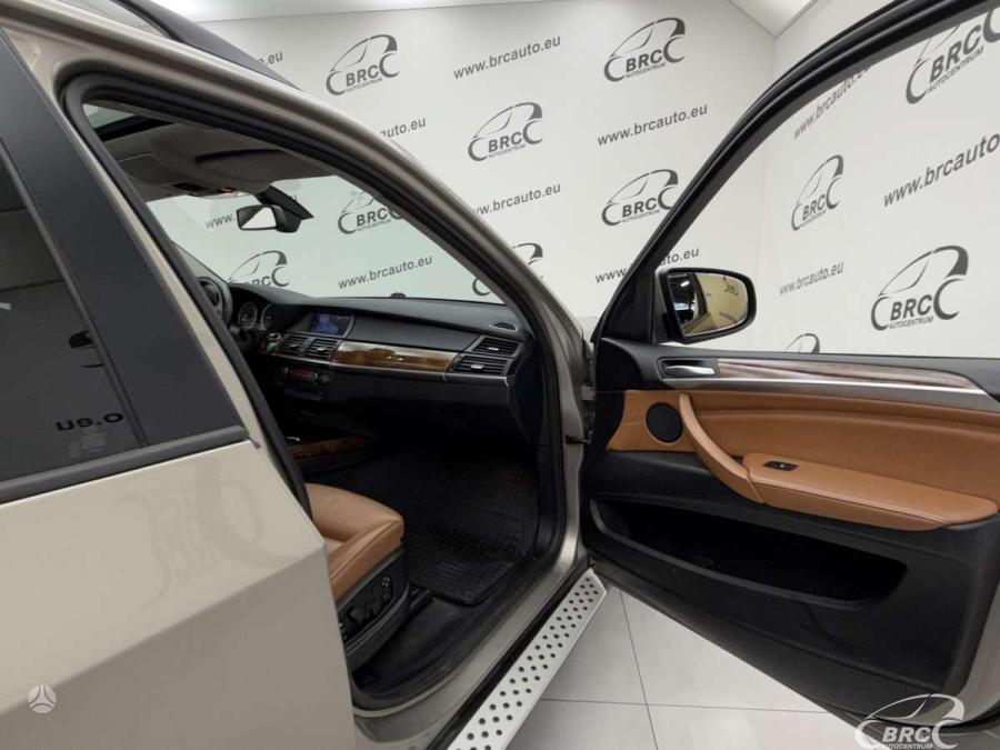 Brown BMW X5 2009 in Vilnius, with an engine capacity of 2.99 L and mileage of 281 thousand km for 7900 €, photo 11 on AUTOMOTO.COM.LV