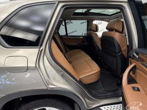 Brown BMW X5 2009 in Vilnius, with an engine capacity of 2.99 L and mileage of 281 thousand km for 7900 €, photo 12 on AUTOMOTO.COM.LV