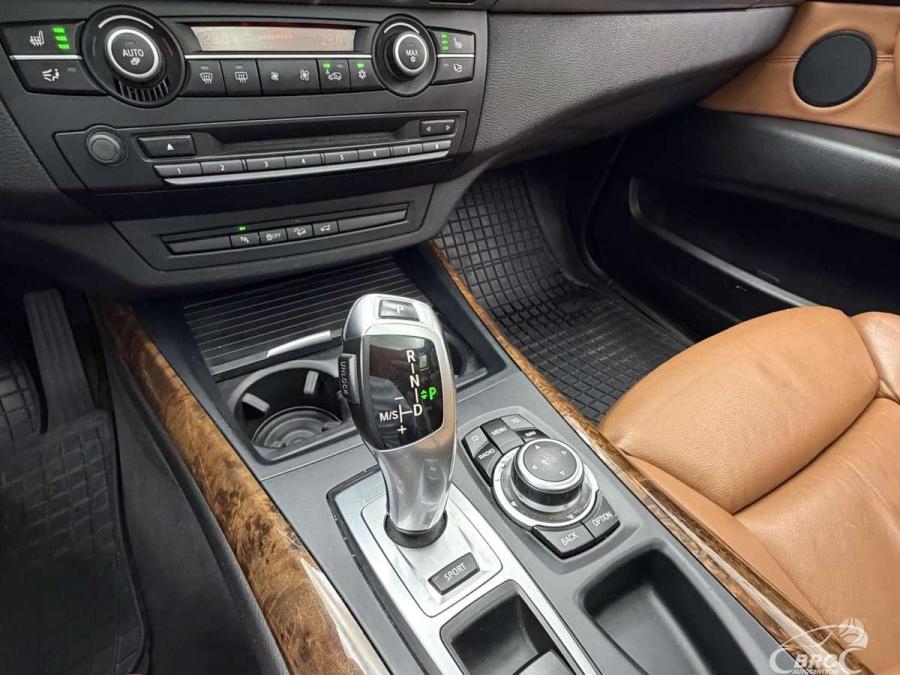Brown BMW X5 2009 in Vilnius, with an engine capacity of 2.99 L and mileage of 281 thousand km for 7900 €, photo 31 on AUTOMOTO.COM.LV