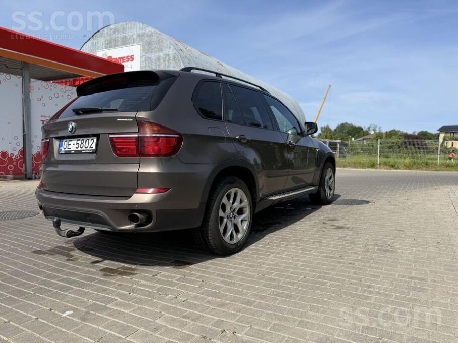 Brūns BMW X5 2010 Rīga, ar dzinēja tilpumu 3.00 L un nobraukumu 229 tūkst. km par 8900 €, foto 4 vietnē AUTOMOTO.COM.LV