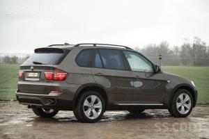 Brown BMW X5 2010 in Tukums, with an engine capacity of 3.00 L and mileage of 0 thousand km for 11999 €, photo 3 on AUTOMOTO.COM.LV