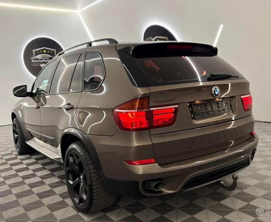 Brown BMW X5 2010 in Marijampole, with an engine capacity of 2.99 L and mileage of 281 thousand km for 11750 €, photo 31 on AUTOMOTO.COM.LV