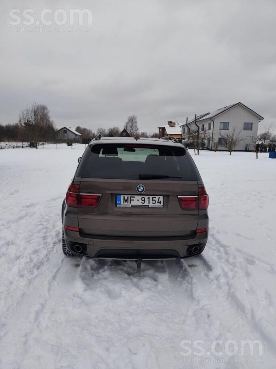 Brūns BMW X5 2010 Rīga, ar dzinēja tilpumu 3.00 L un nobraukumu 312 tūkst. km par 12000 €, foto 4 vietnē AUTOMOTO.COM.LV