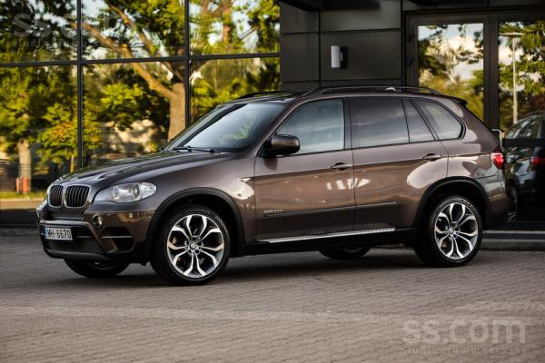Brown BMW X5 2010 in Jelgava, with an engine capacity of 3.00 L and mileage of 264 thousand km for 11200 €, photo 5 on AUTOMOTO.COM.LV