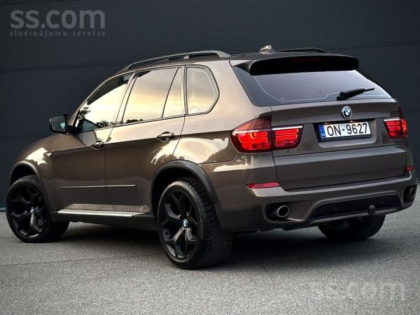Brūns BMW X5 2010 Rīga, ar dzinēja tilpumu 3.00 L un nobraukumu 252 tūkst. km par 12400 €, foto 4 vietnē AUTOMOTO.COM.LV