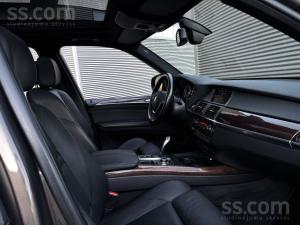 Brūns BMW X5 2010 Rīga, ar dzinēja tilpumu 3.00 L un nobraukumu 252 tūkst. km par 12400 €, foto 6 vietnē AUTOMOTO.COM.LV